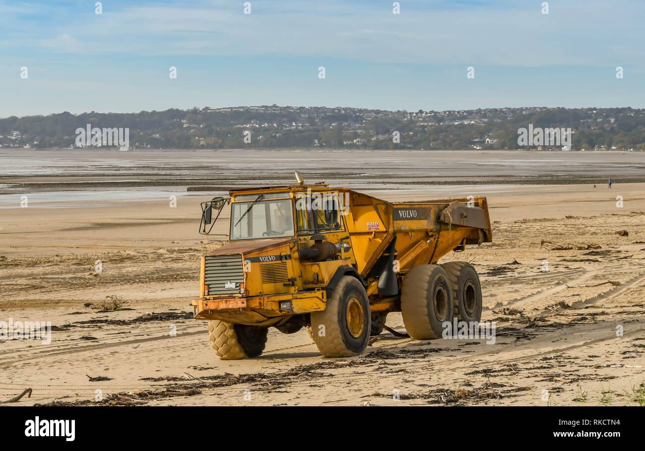 Sand on truck hi-res stock photography and images - Alamy