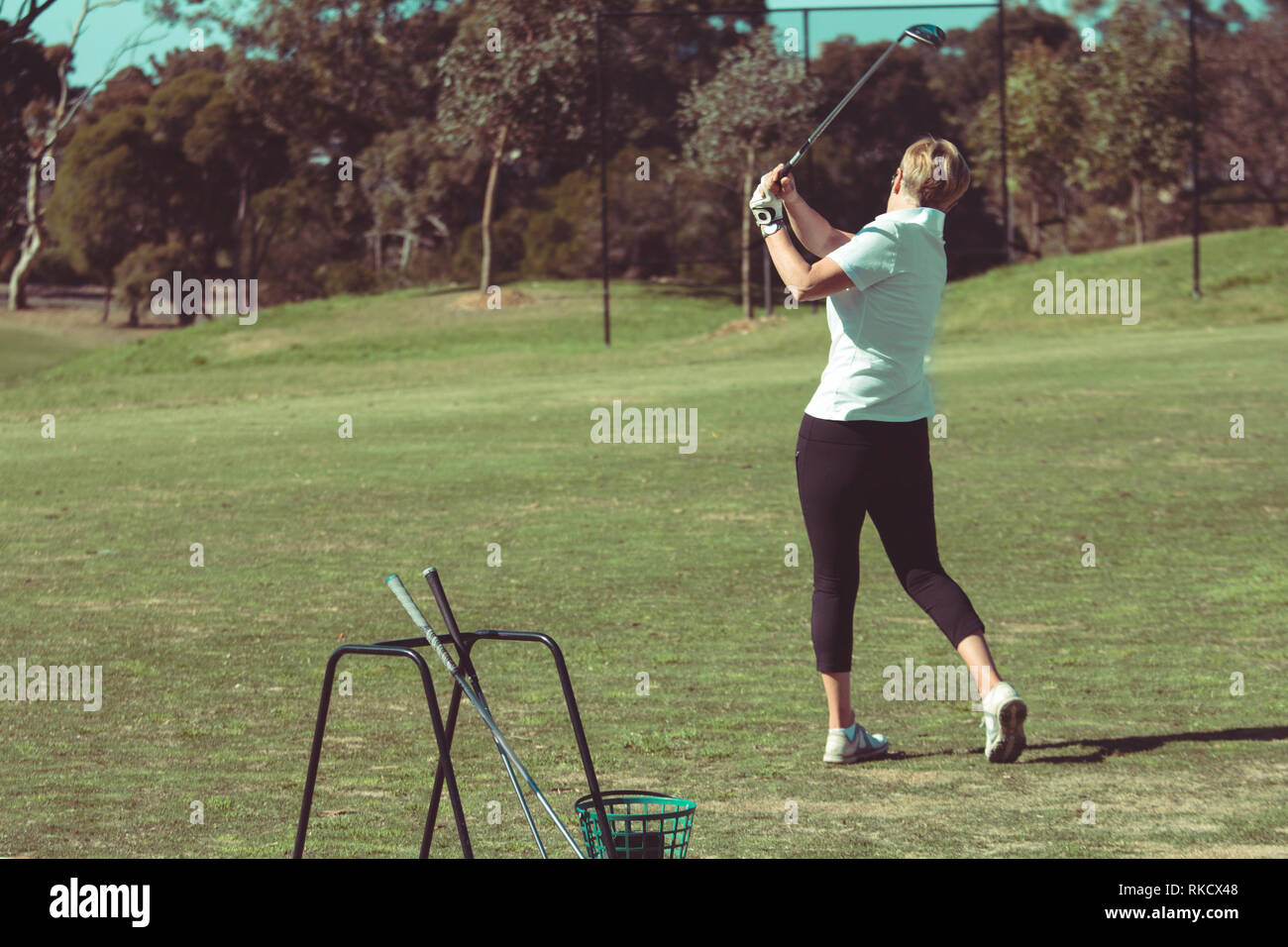 Female golf player hi-res stock photography and images - Alamy
