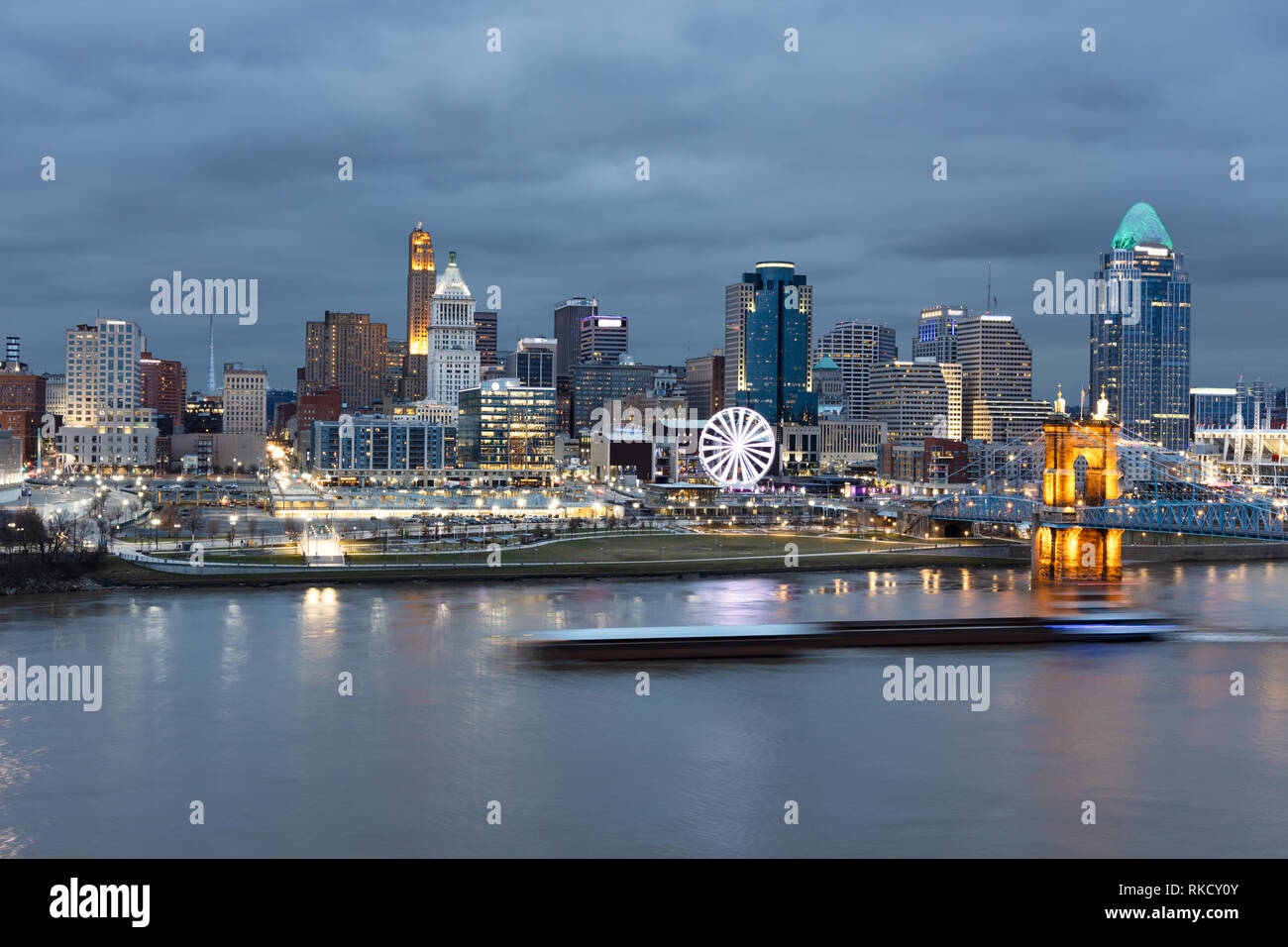 Cincinnati skyline hi-res stock photography and images - Alamy