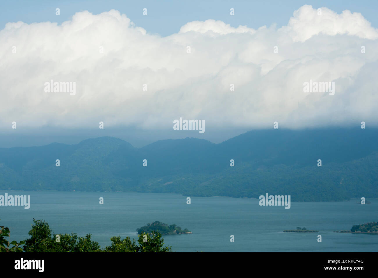 Views of Lago de Ilopango, El Salvador Stock Photo - Alamy