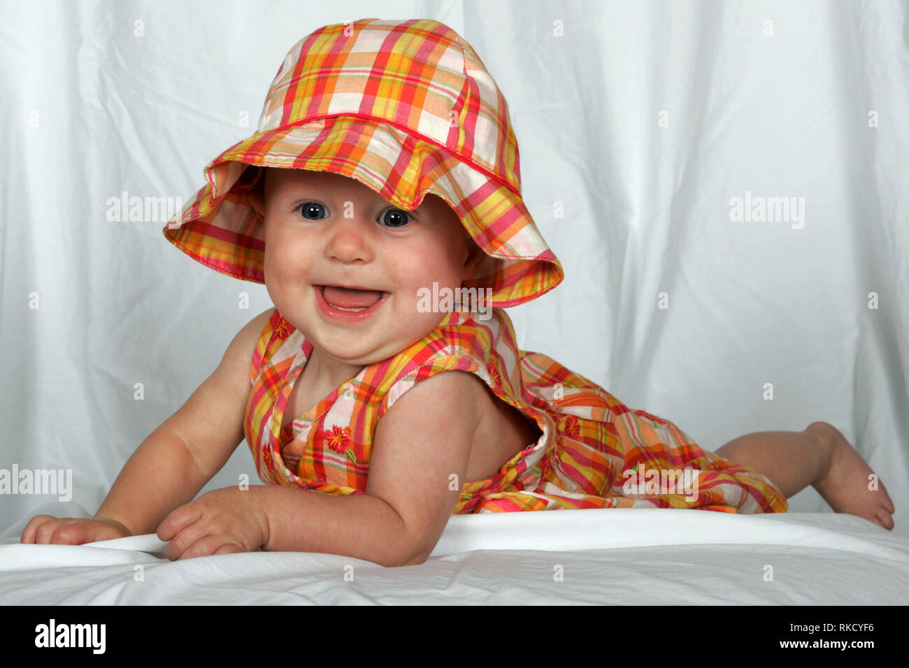 Baby poses hi-res stock photography and images - Alamy