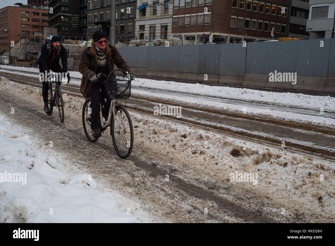 Bicycling commuters on hi-res stock photography and images - Alamy