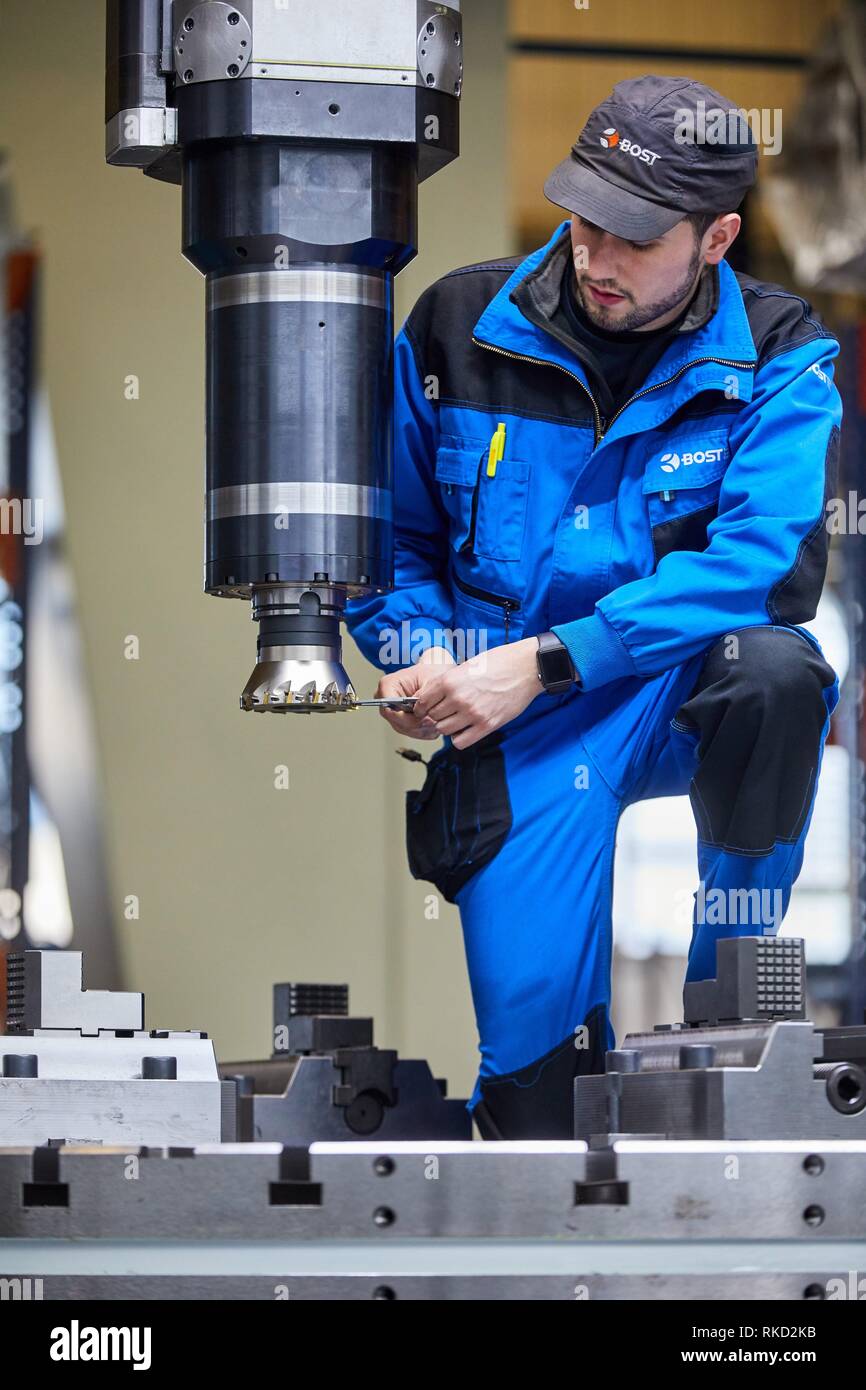 Adjusting head hi-res stock photography and images - Alamy