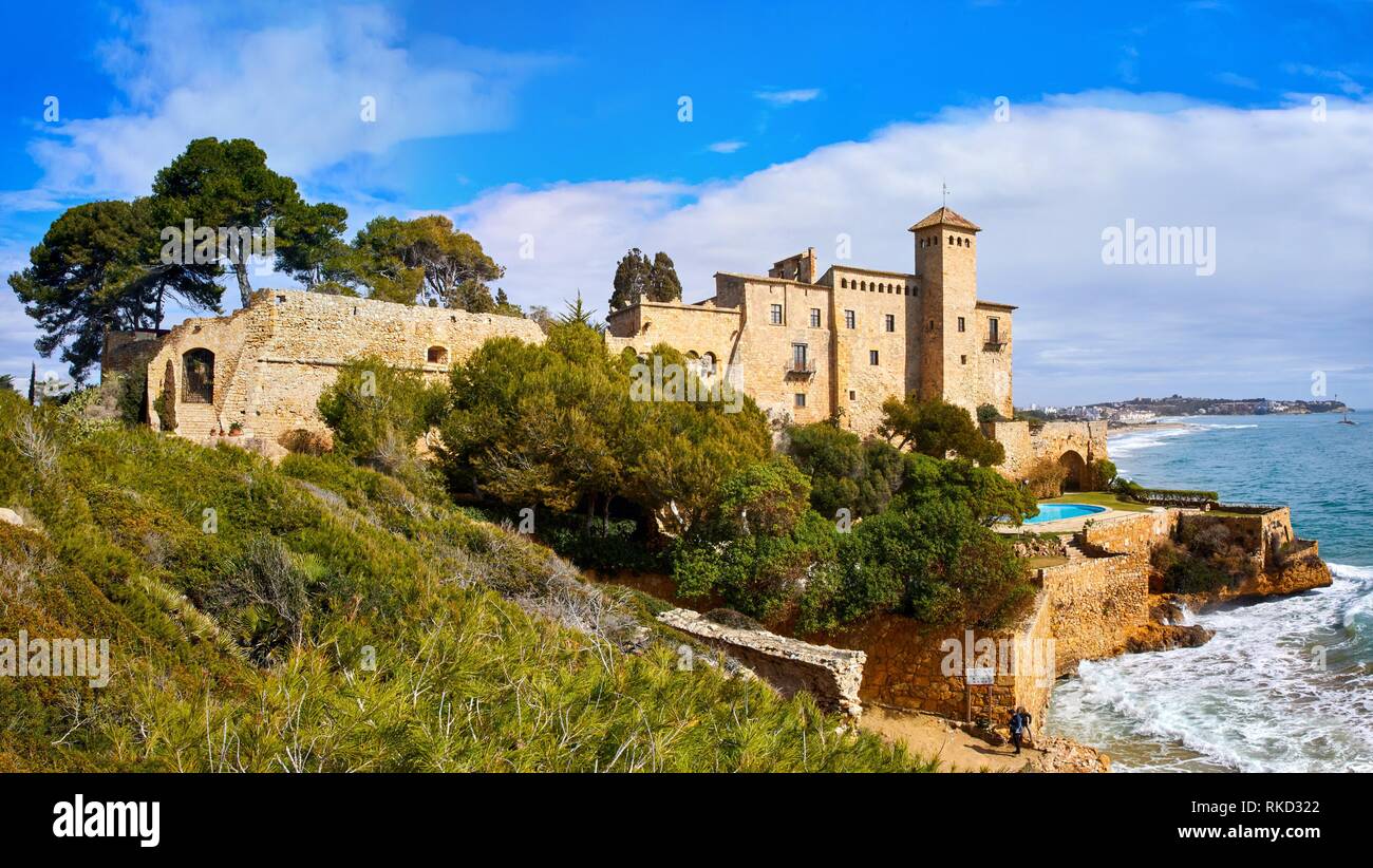 Castell de tamarit hi-res stock photography and images - Alamy