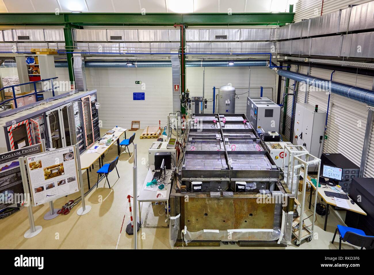 Laboratory facility hi-res stock photography and images - Alamy