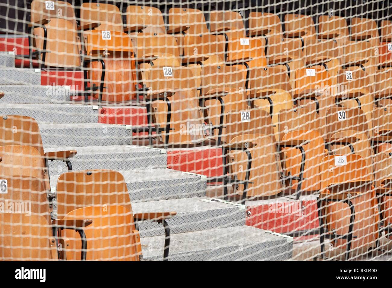 Seating hi-res stock photography and images - Alamy