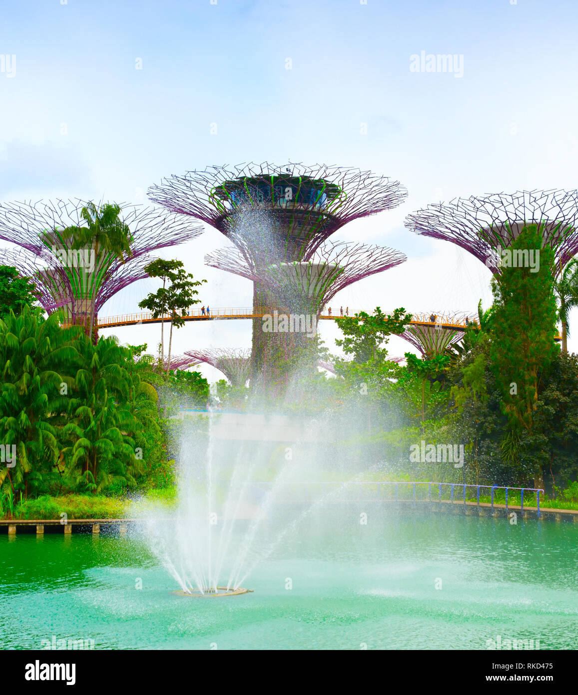 SINGAPORE - FEBRUARY 18, 2017: Scenic lview of modern futuristic ...