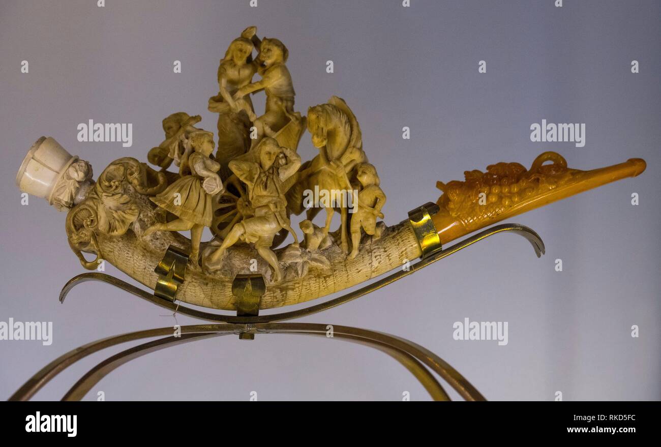 Ivory Tobacco Pipe High Resolution Stock Photography and Images - Alamy
