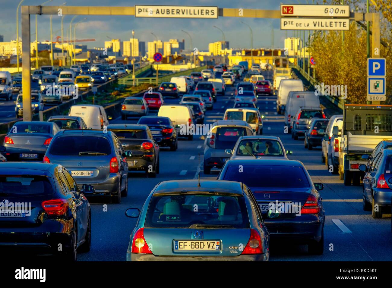 France, Paris, heavy traffic in the afternoon around Paris Stock Photo ...