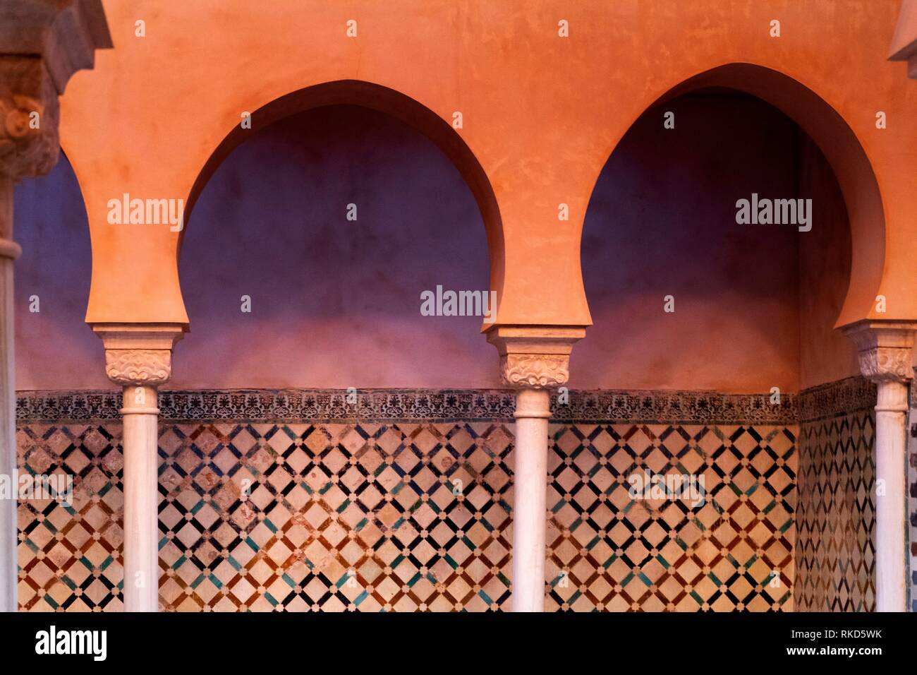 Granada moorish architecture hi-res stock photography and images - Alamy