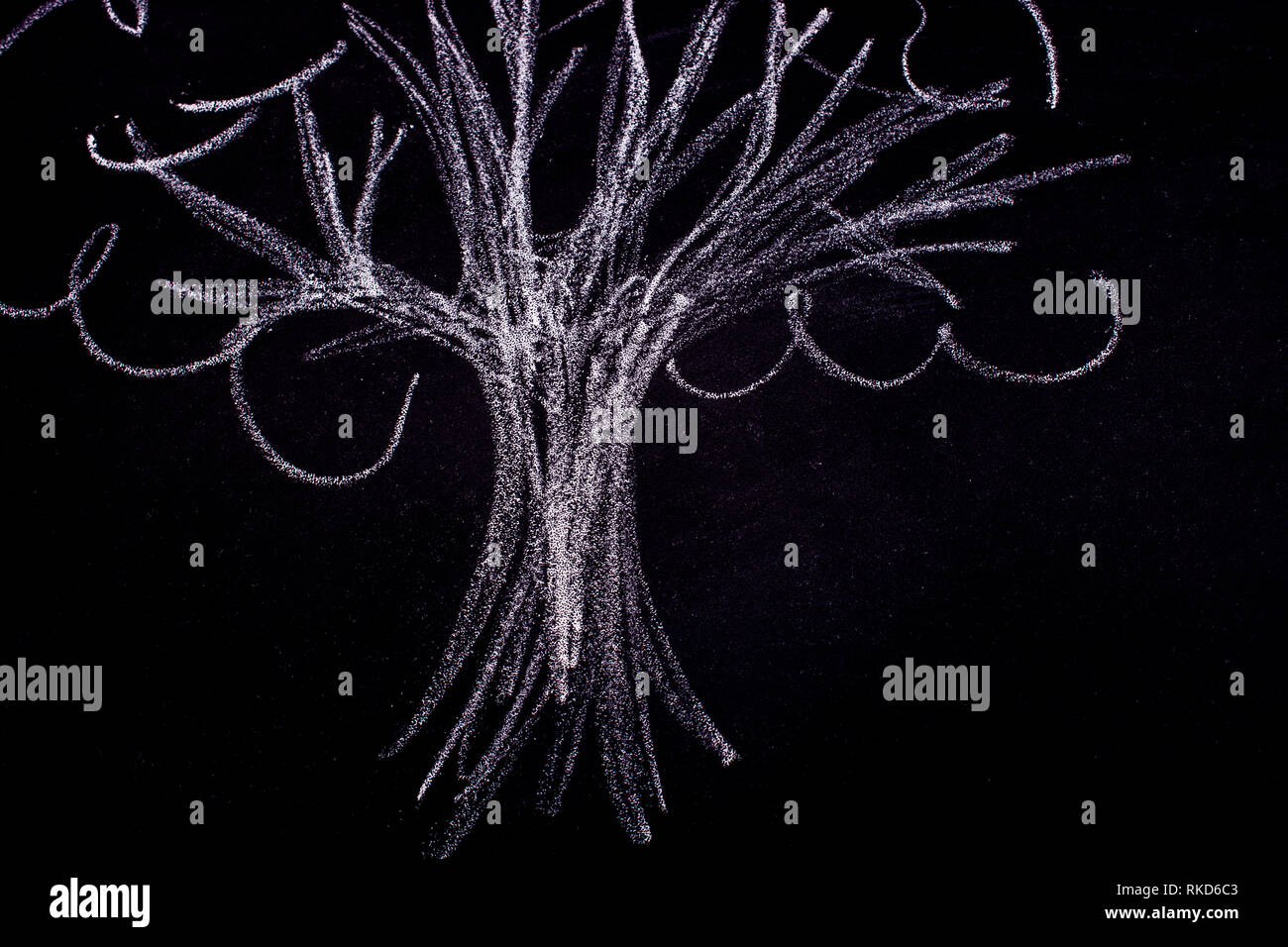 Hand drawing of tree with chalk on a blackboard Stock Photo - Alamy