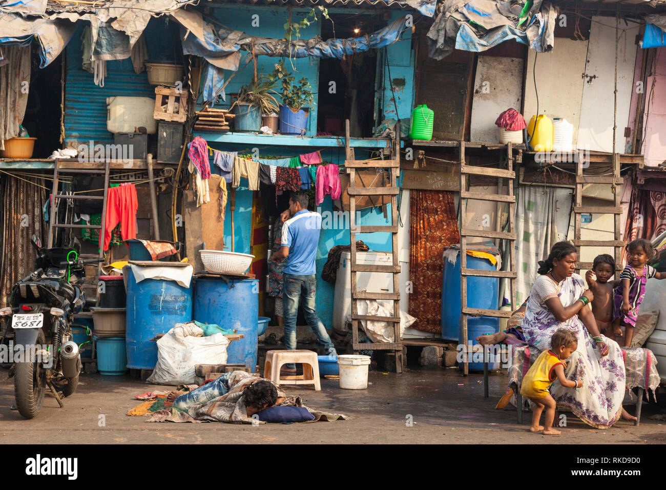Mumbai Poverty High Resolution Stock Photography and Images - Alamy