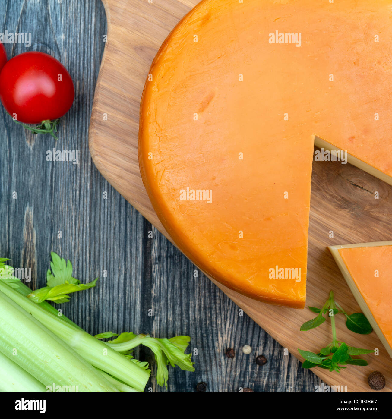 Round block of cheese hi-res stock photography and images - Alamy
