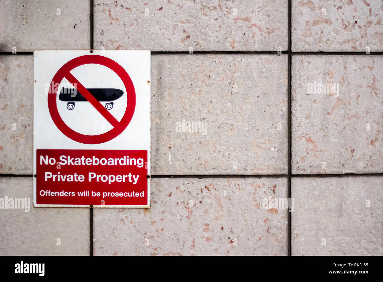 Skateboarding sign hi-res stock photography and images - Alamy