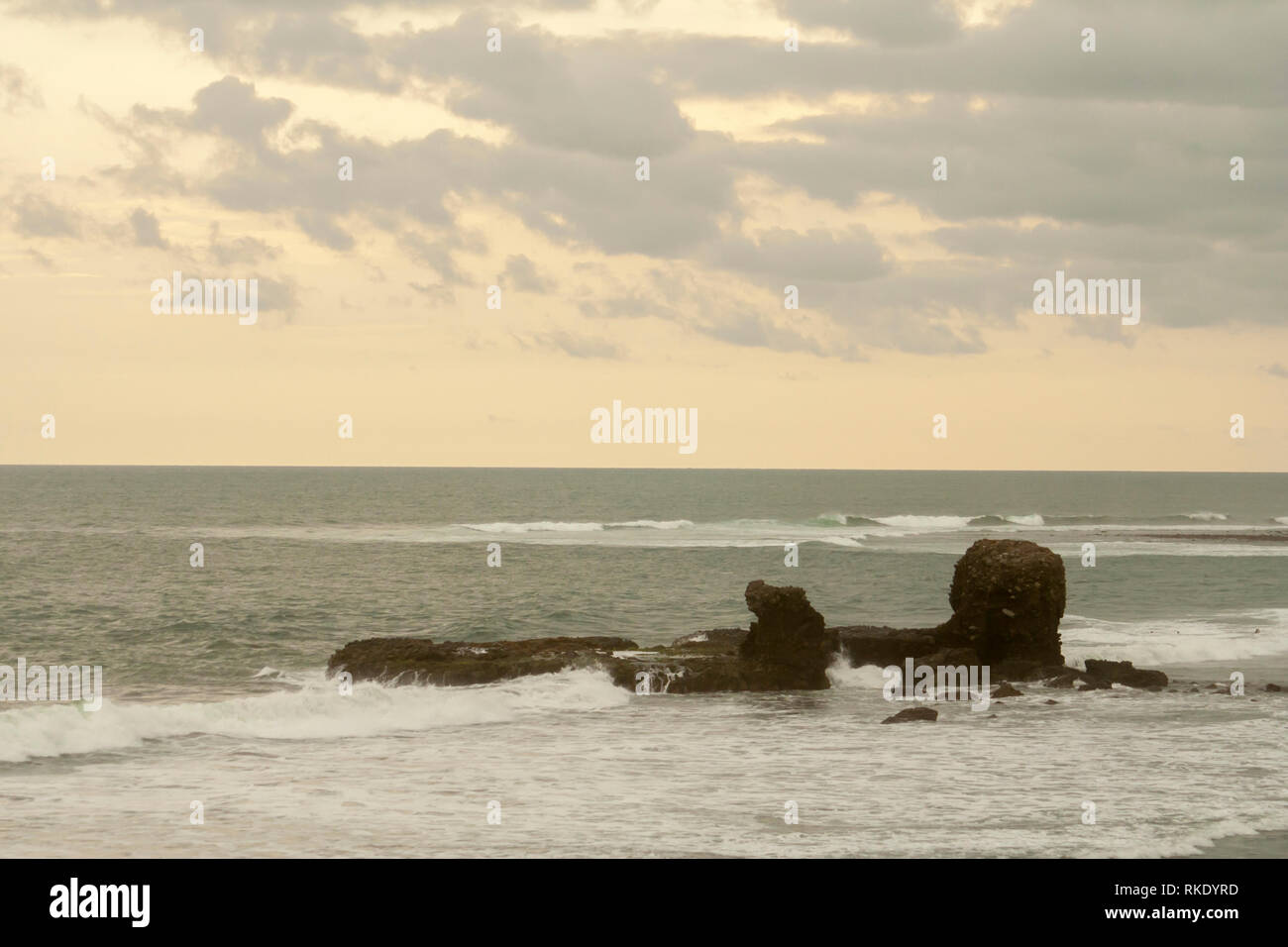 Playa El Tunco, La LIbertad, El Salvador Stock Photo - Alamy