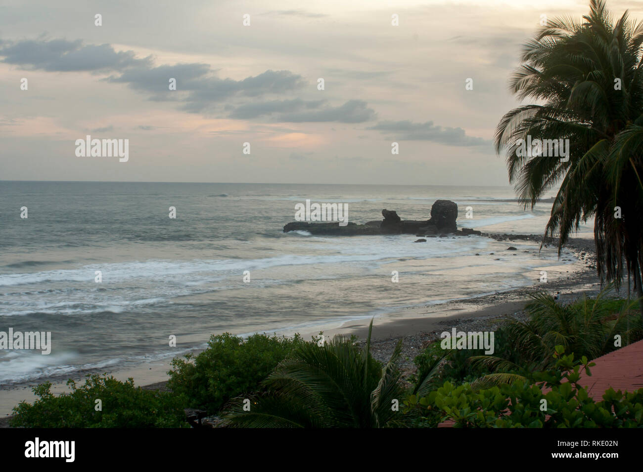 Playa El Tunco, La LIbertad, El Salvador Stock Photo - Alamy