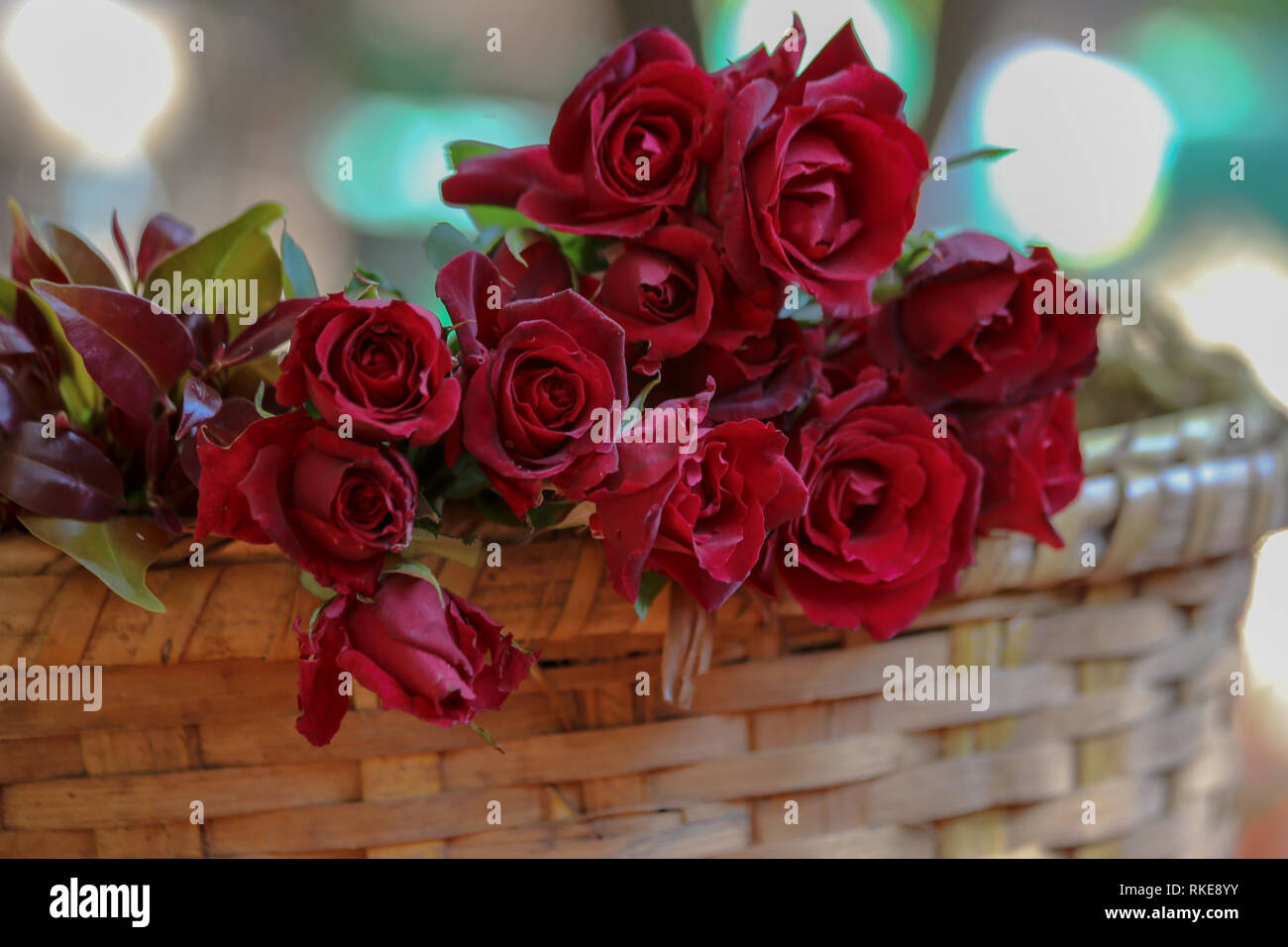 Bouquet rose packing hi-res stock photography and images - Alamy