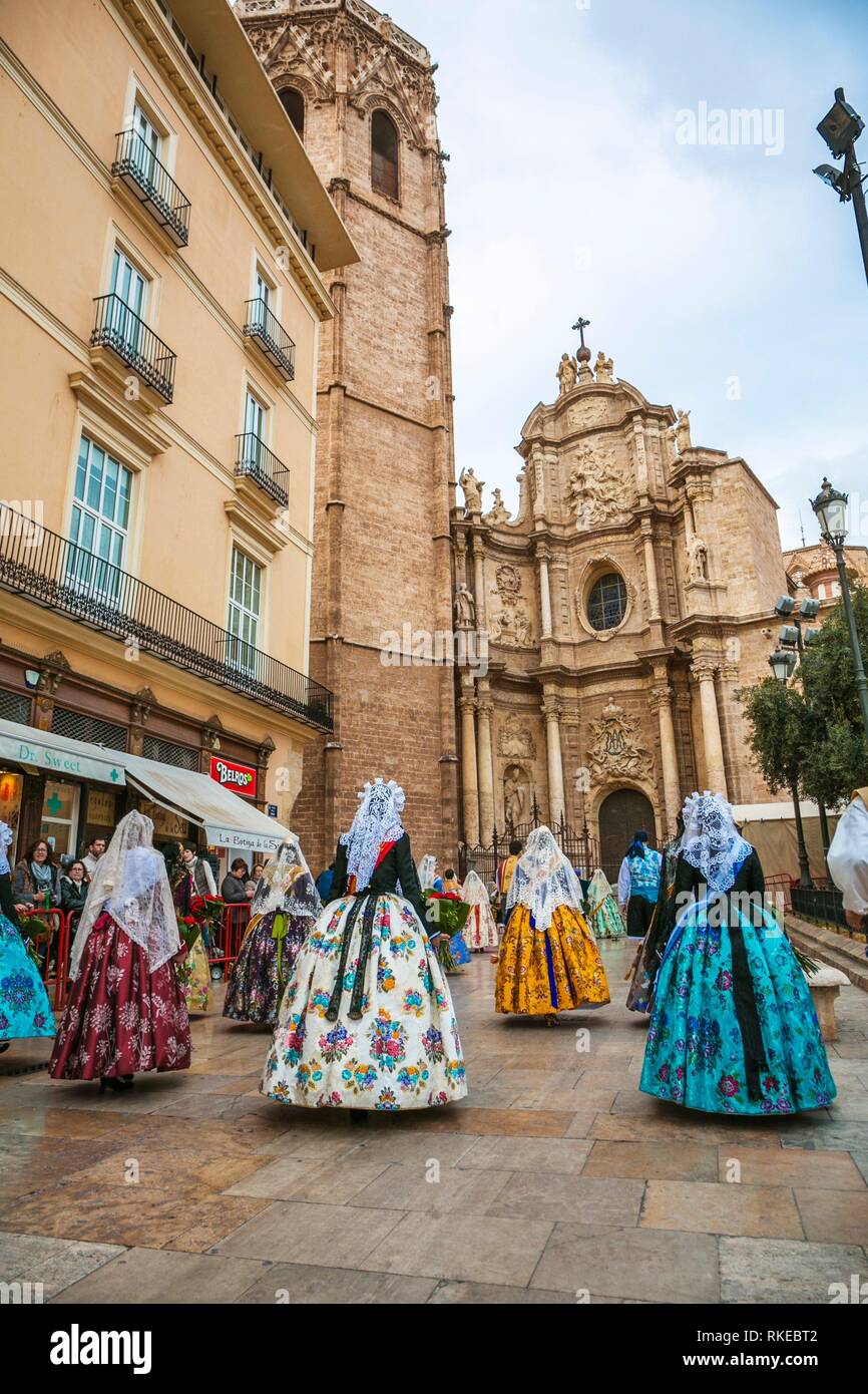 Fallas festival woman hi-res stock photography and images - Alamy