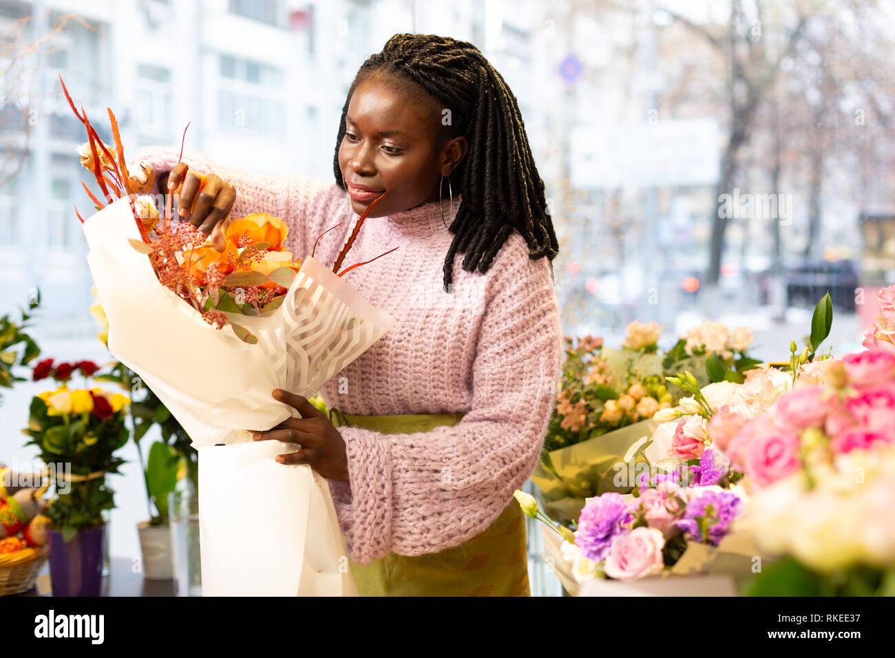 Composing flowers hi-res stock photography and images - Alamy