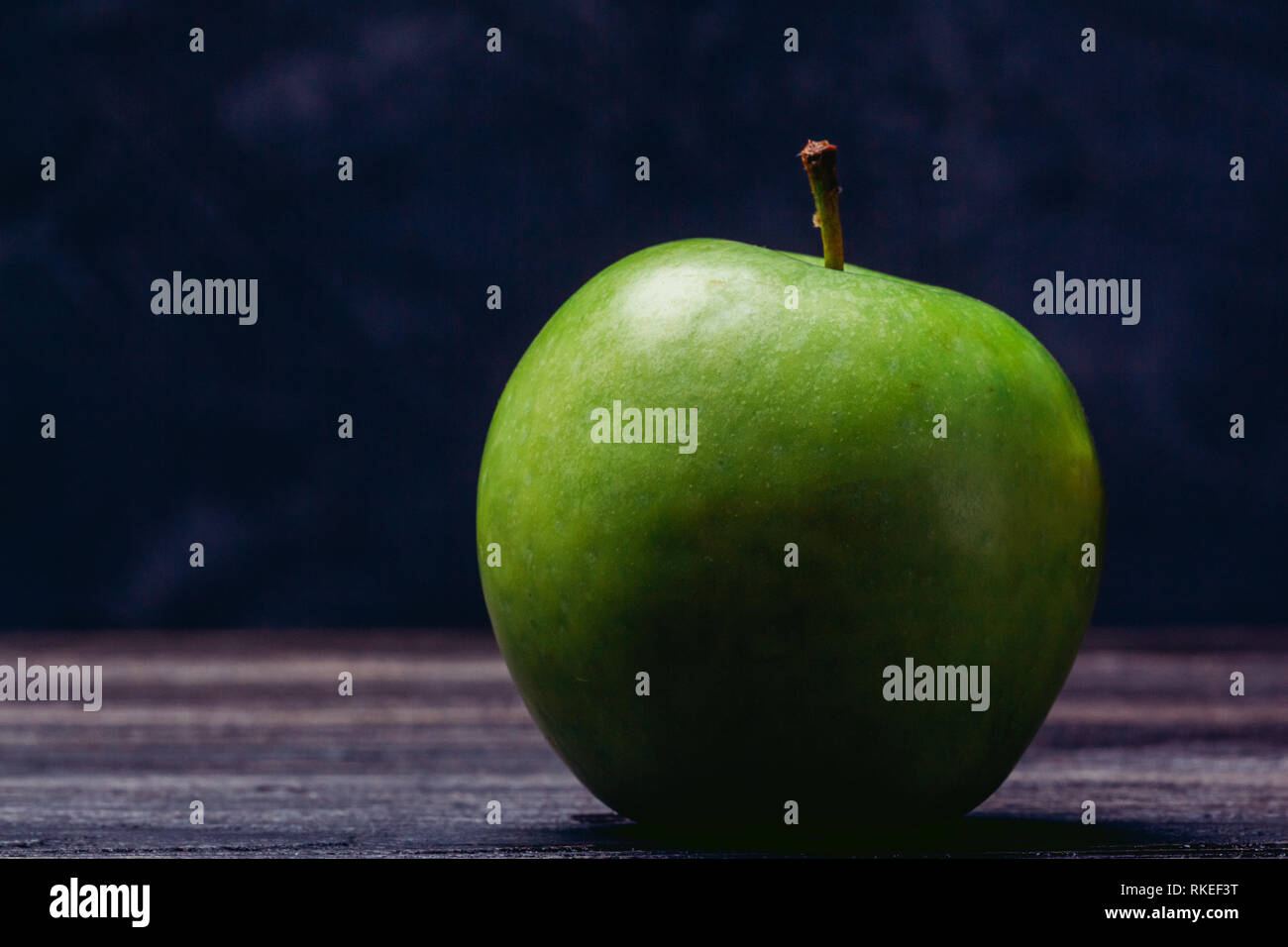 Beautiful still life of green apples hi-res stock photography and ...