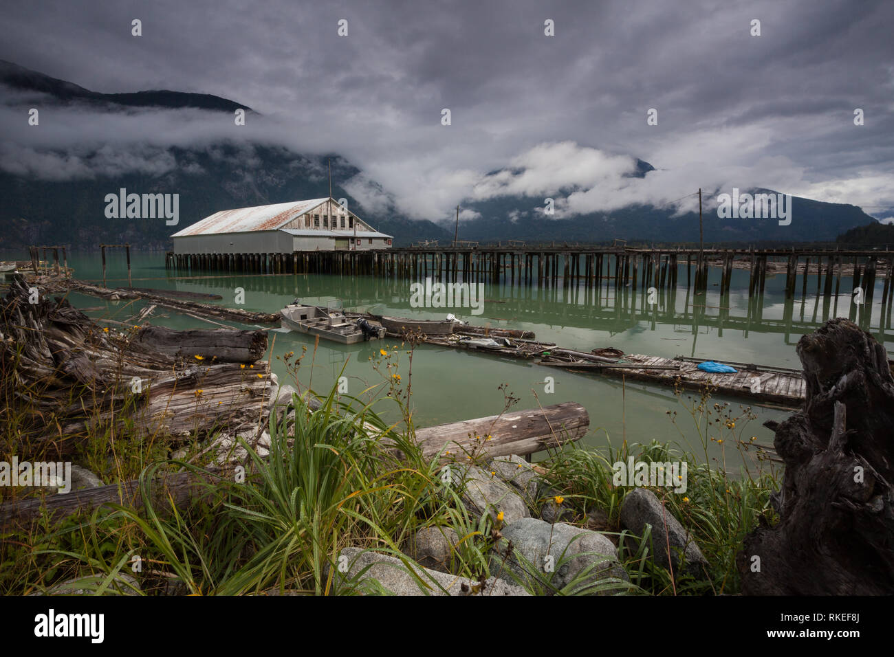 Central coast of british columbia hi-res stock photography and images ...