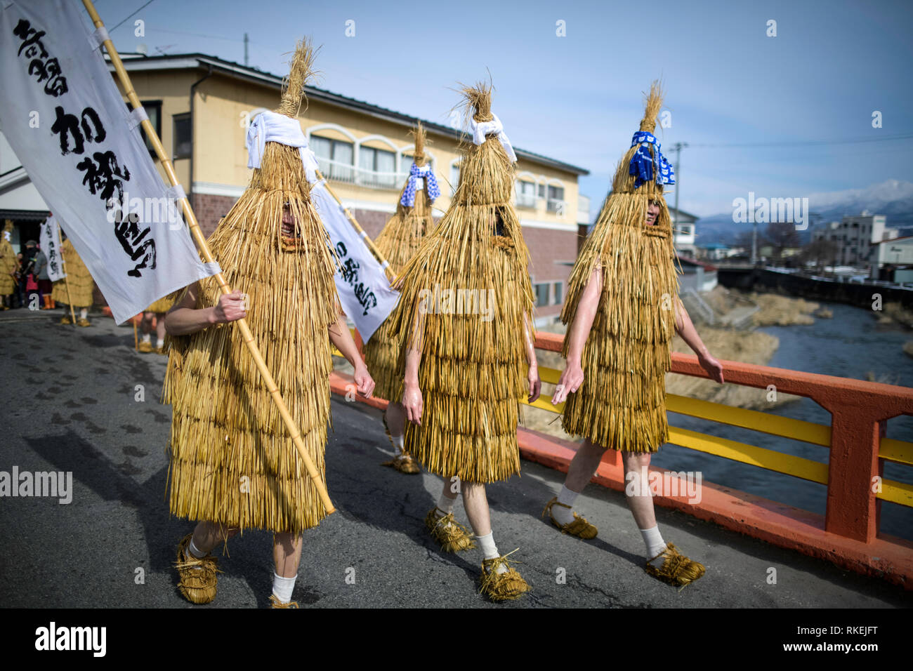 Kaminoyama, Japan. 11th Feb, 2019. Participants dressed in "Kendai" or ...