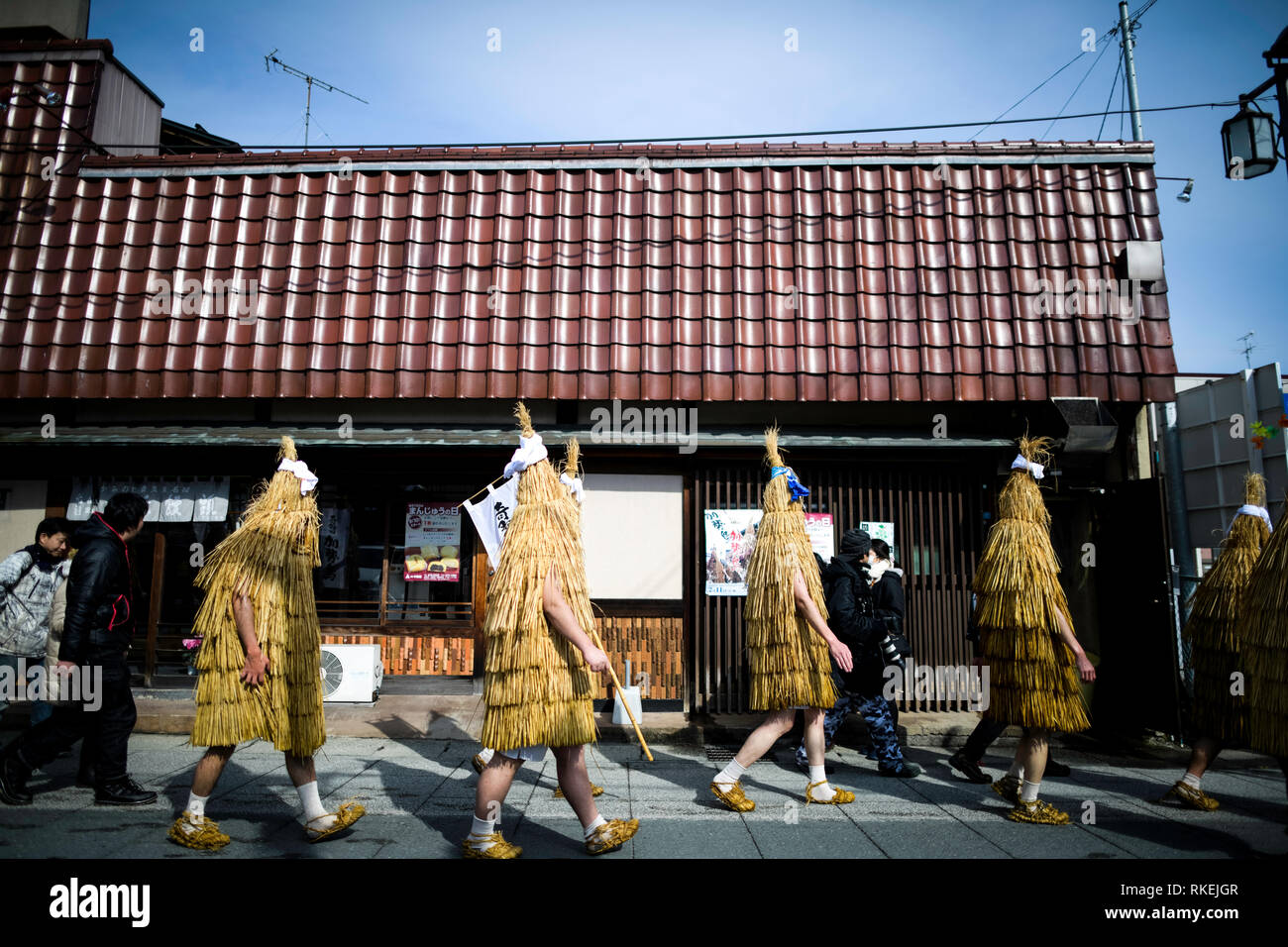 Japanese fire buckets hi-res stock photography and images - Alamy