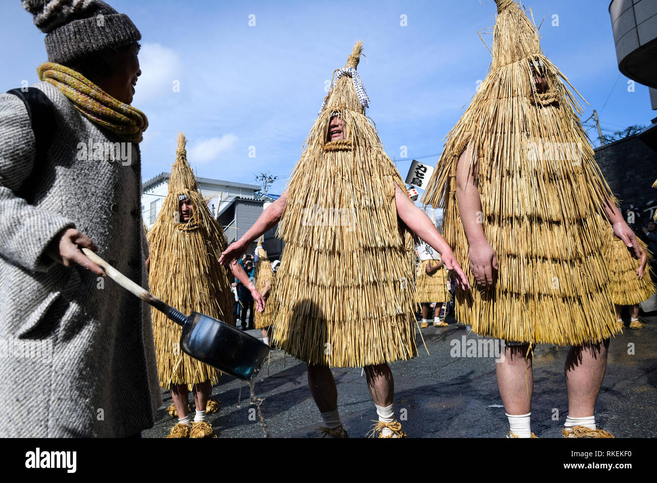 Japanese fire buckets hi-res stock photography and images - Alamy