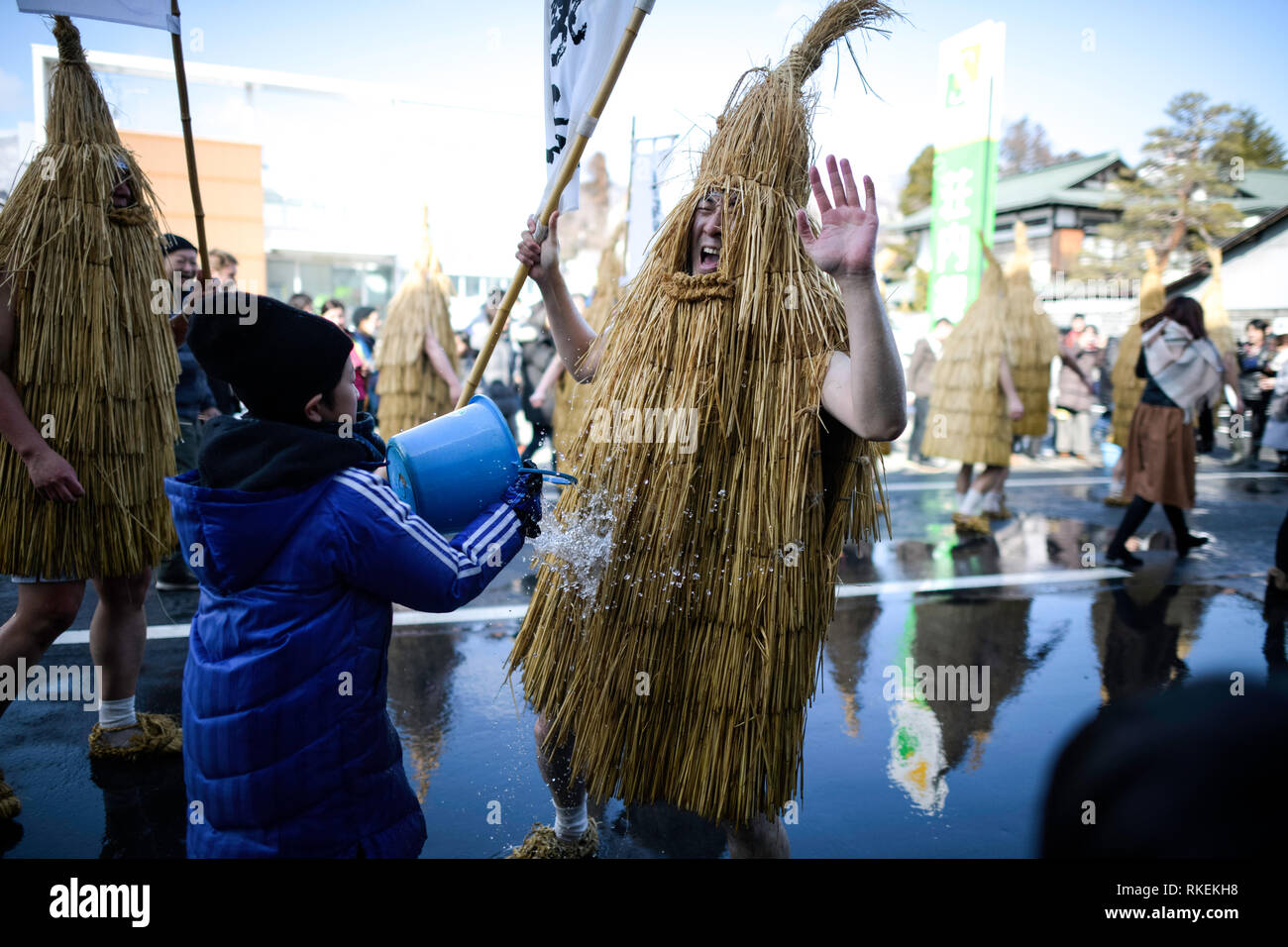 Japanese fire buckets hi-res stock photography and images - Alamy