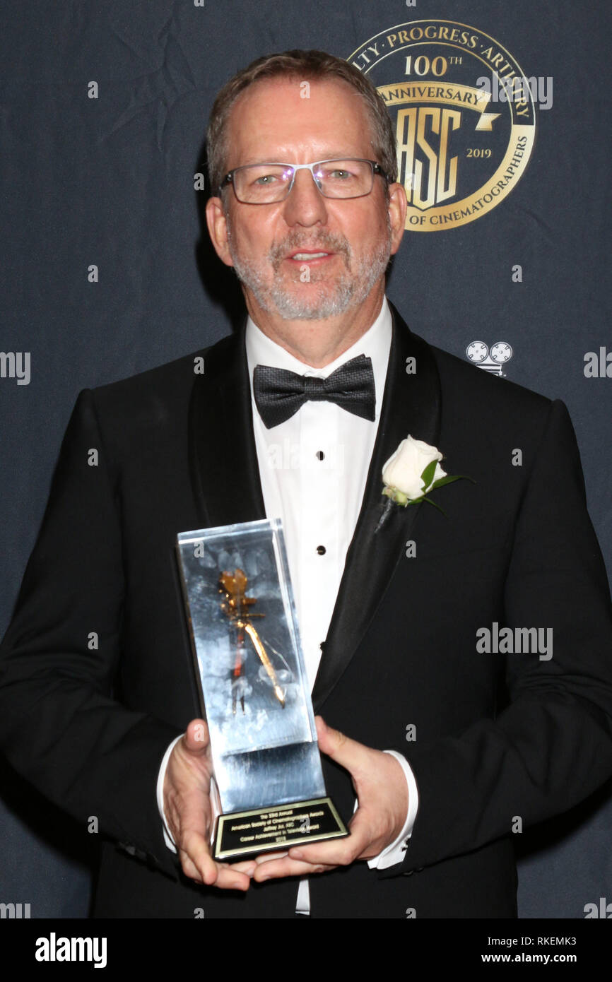 Los Angeles, CA, USA. 9th Feb, 2019. LOS ANGELES - FEB 9: Jeffrey Jur ...