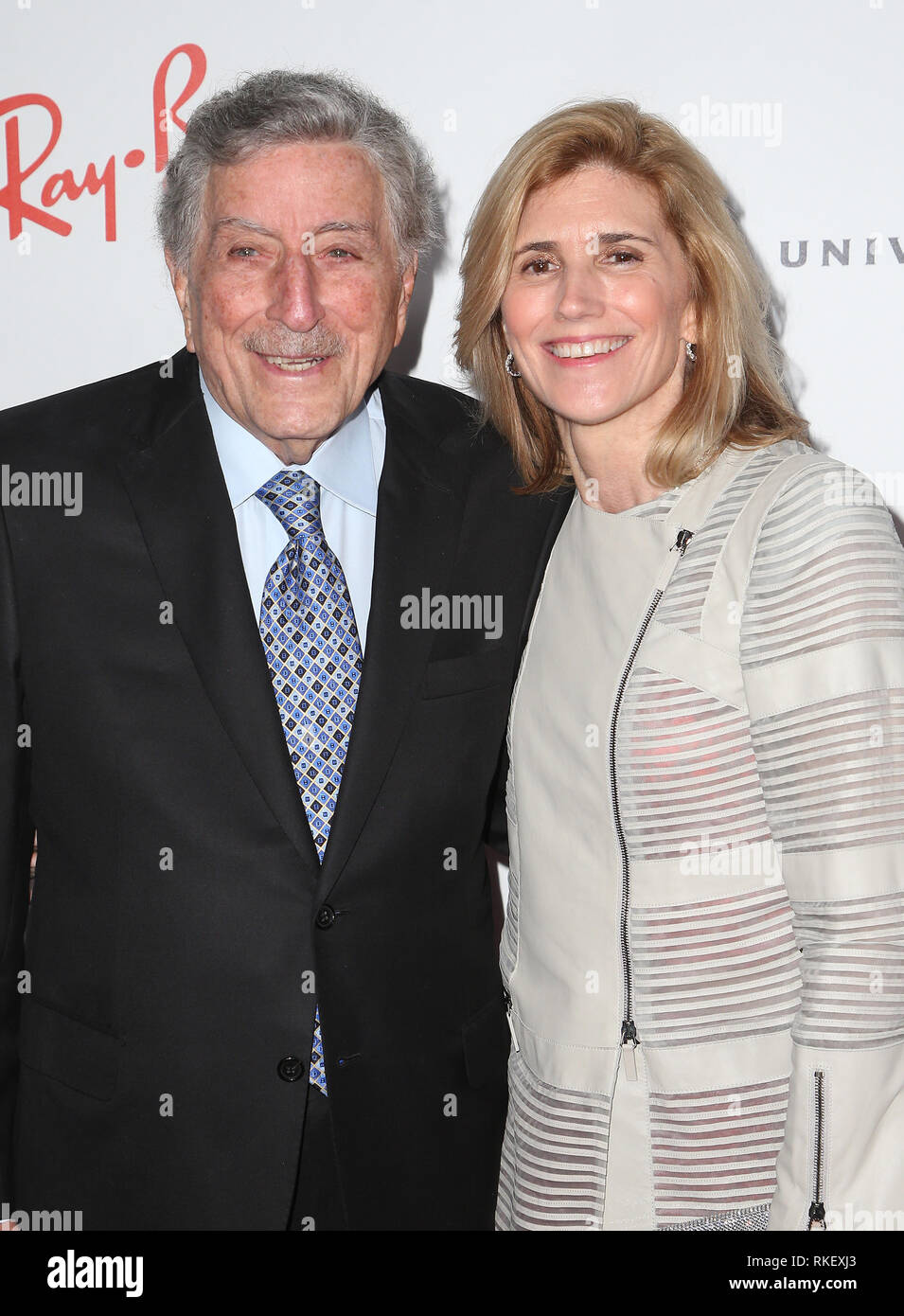 Tony bennett and susan crow hi-res stock photography and images - Alamy