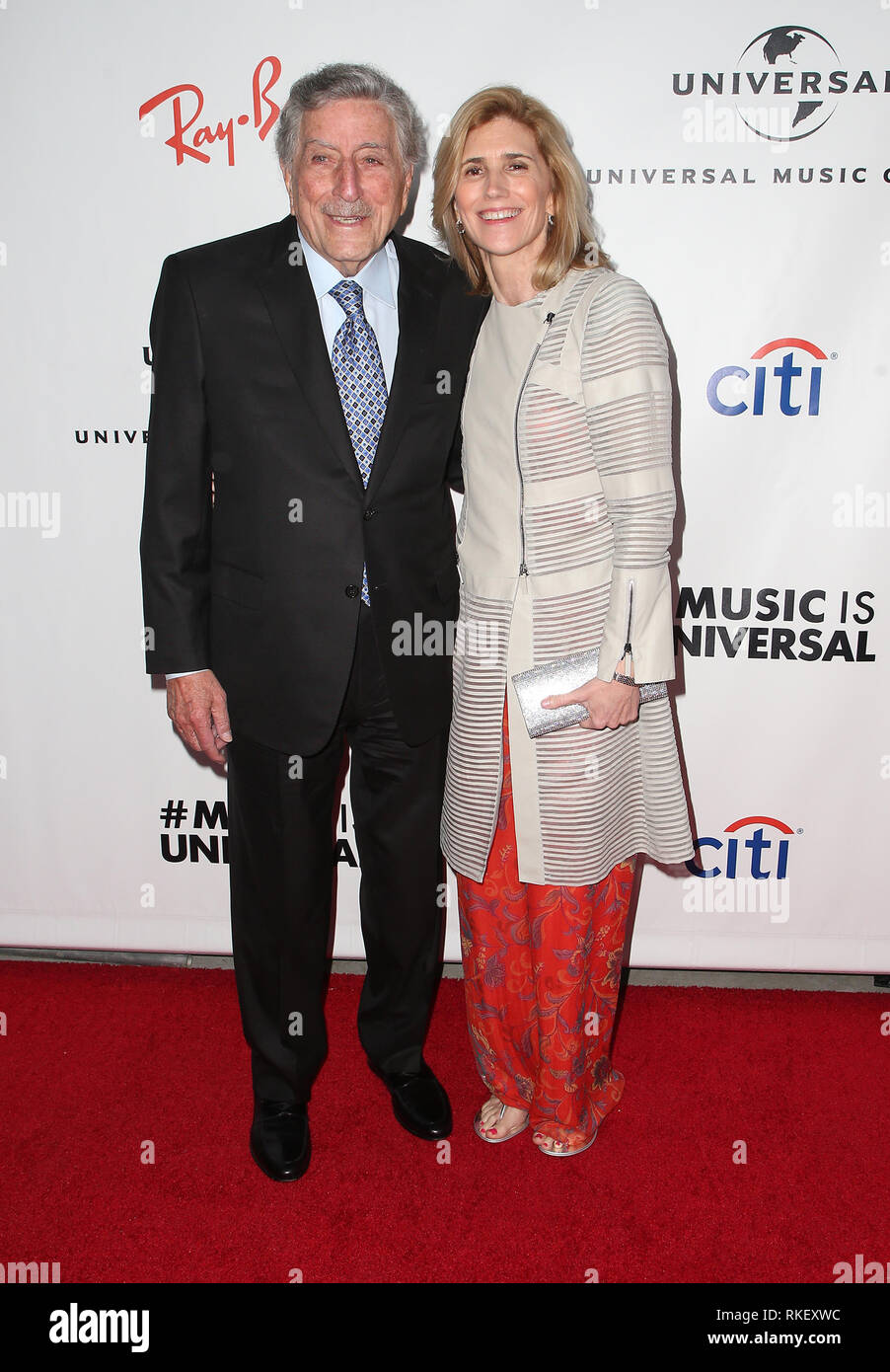 Tony bennett and susan crow hi-res stock photography and images - Alamy