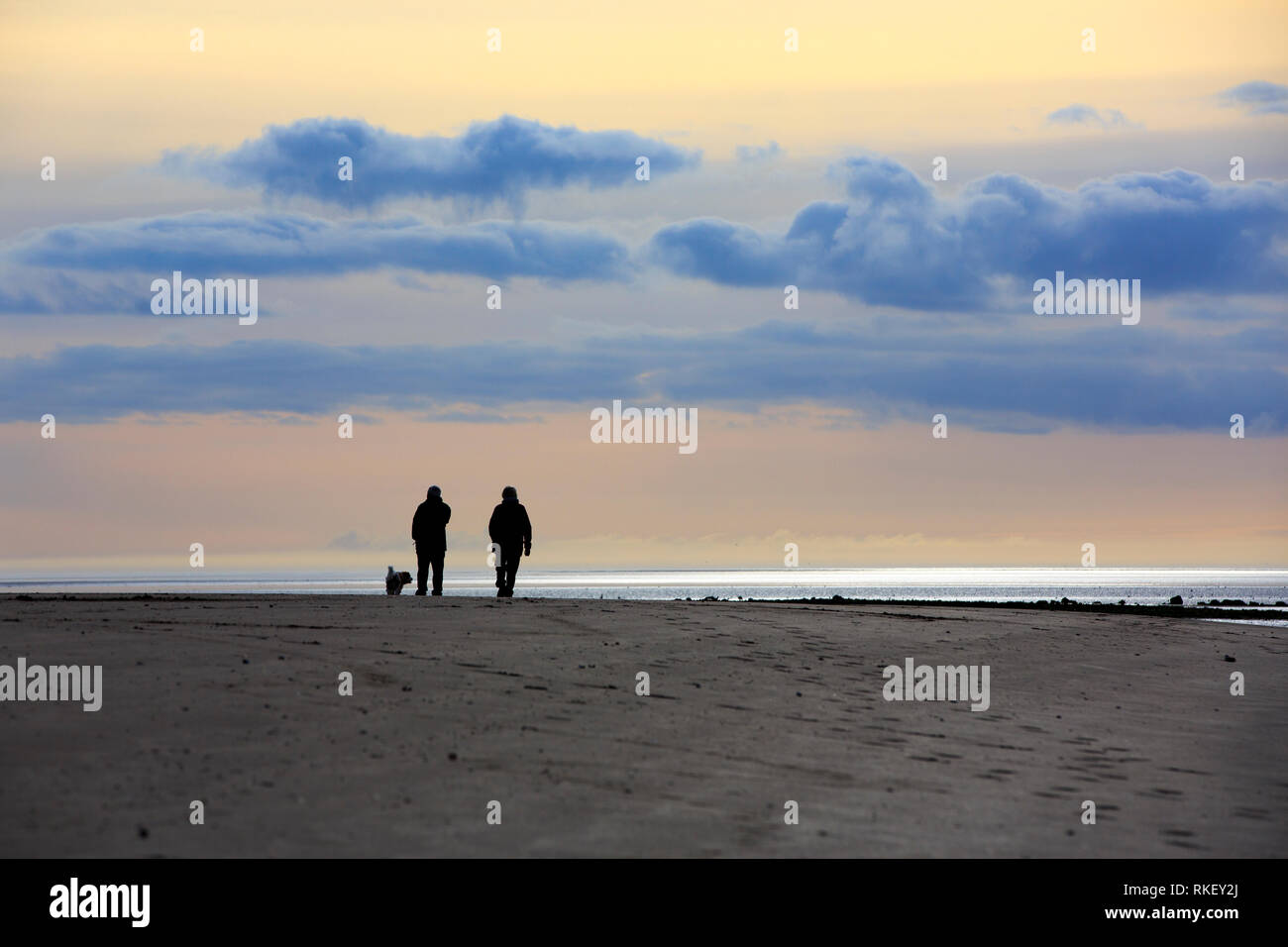 Ferryside carmarthenshire hi-res stock photography and images - Alamy