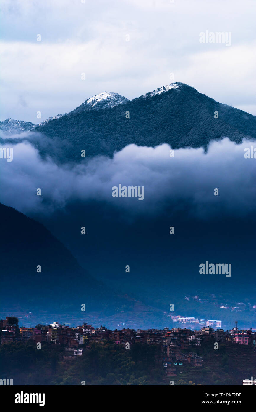 Nepal kathmandu climate hi-res stock photography and images - Alamy