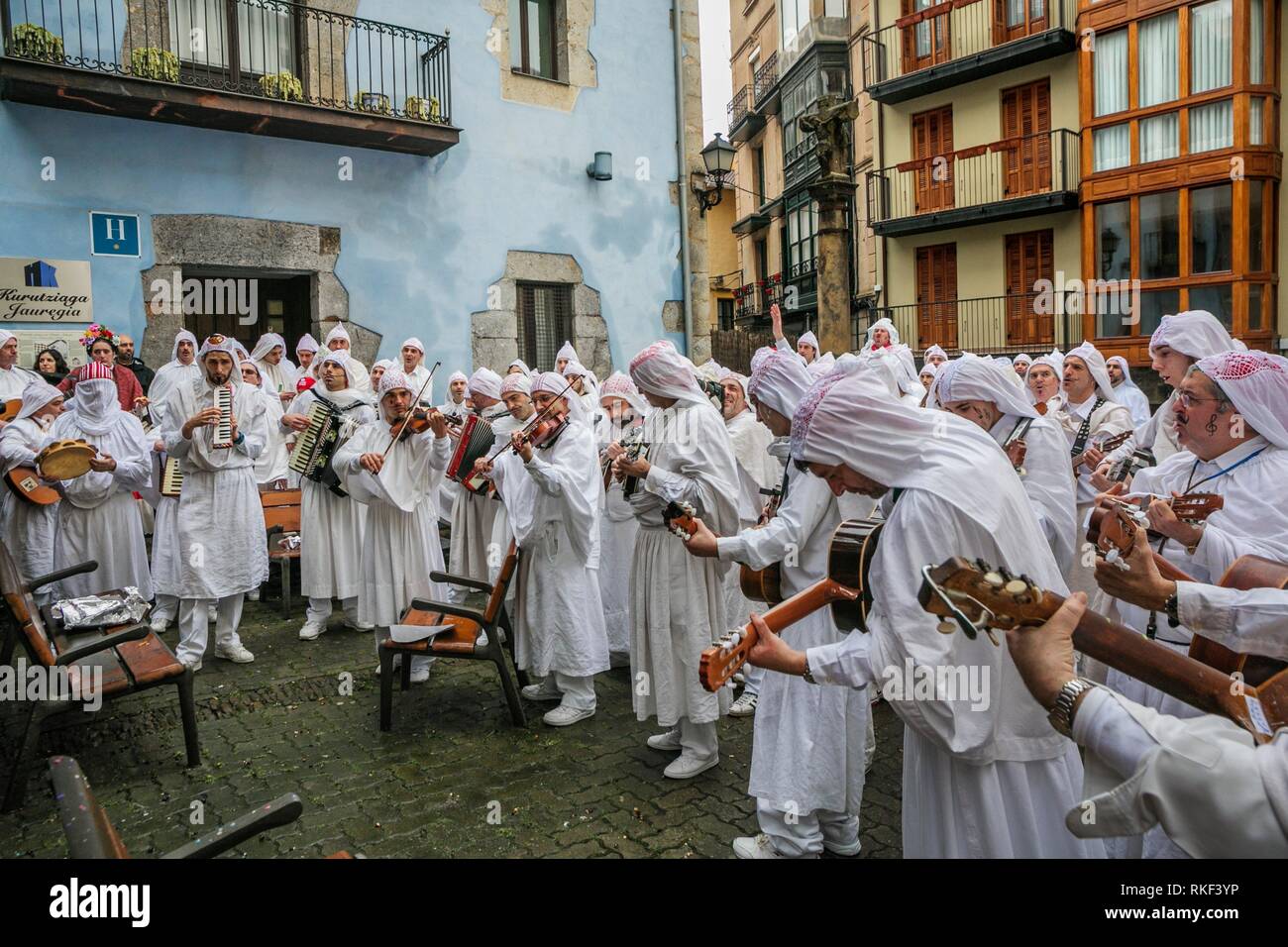 Mundaka carnival hi-res stock photography and images - Alamy