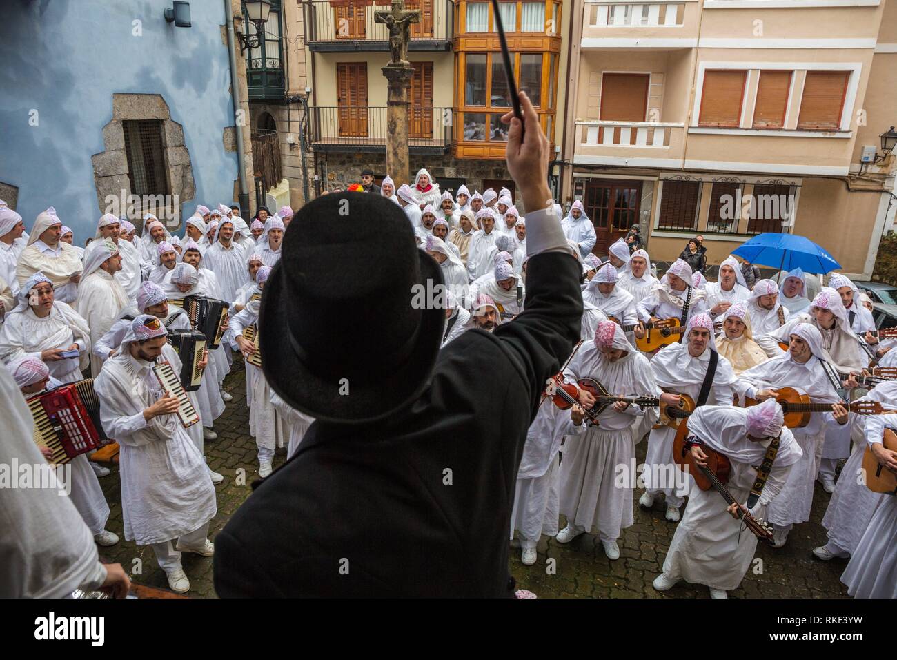 Mundaka carnival hi-res stock photography and images - Alamy