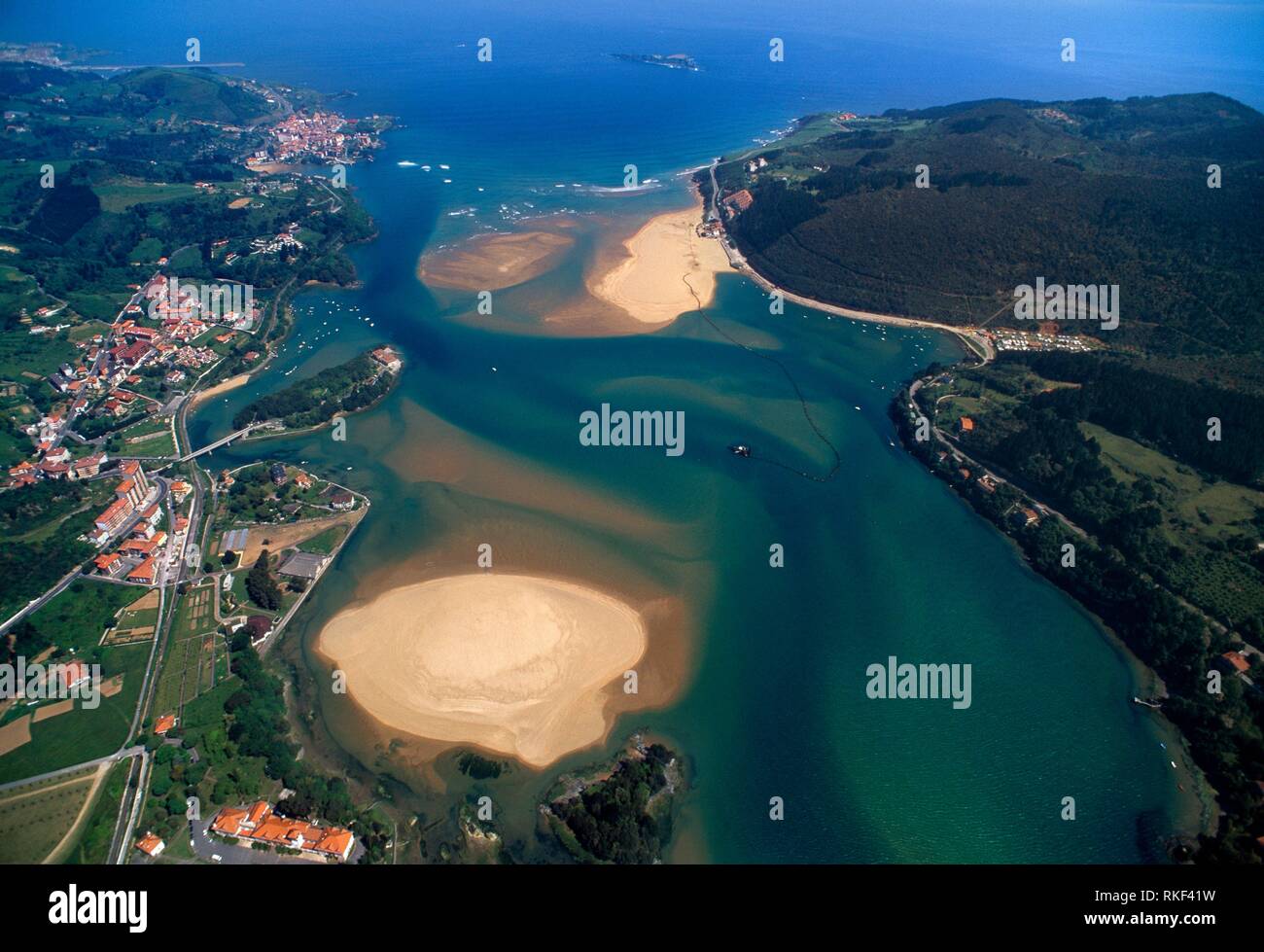 Sukarrieta beach hi-res stock photography and images - Alamy