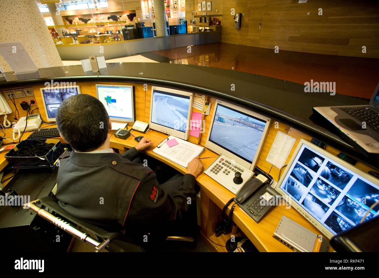 Securitas High Resolution Stock Photography and Images - Alamy