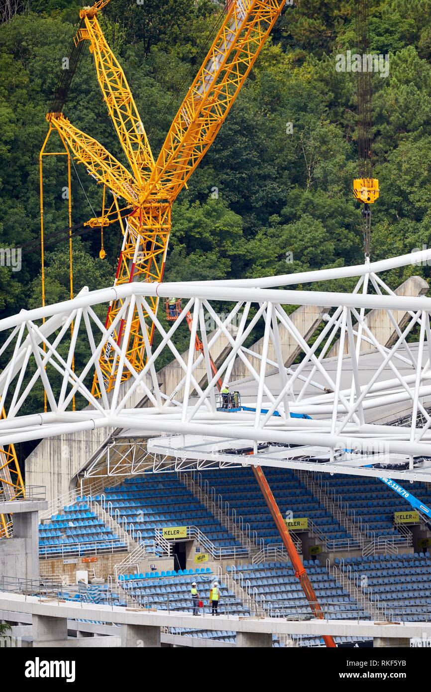 Truss Crane High Resolution Stock Photography and Images - Alamy