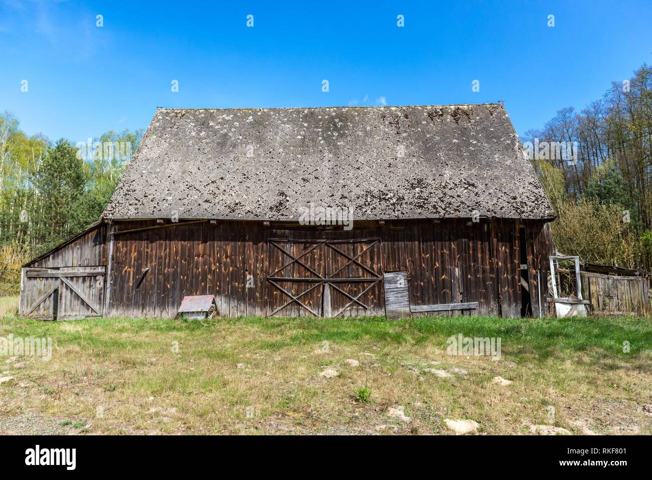 Old polish barn hi-res stock photography and images - Alamy