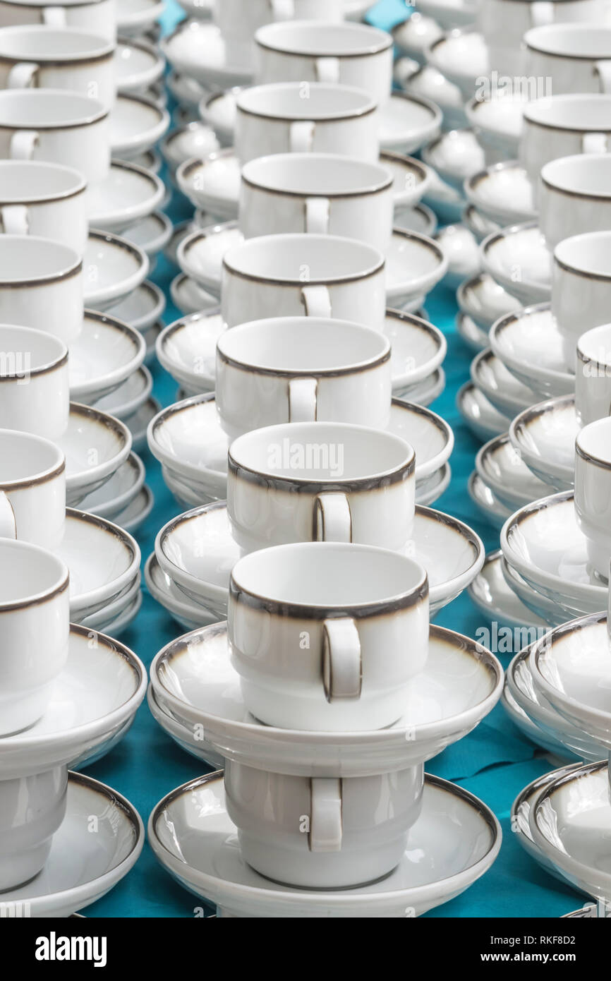 Utensils stacked plates hi-res stock photography and images - Alamy