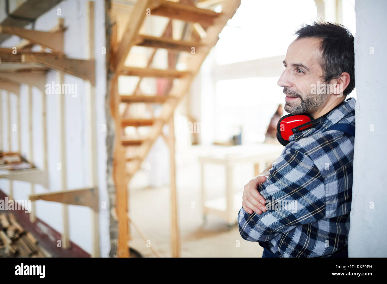 Person renovating house hi-res stock photography and images - Alamy