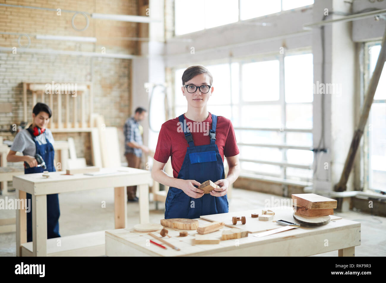 Working with wood hi-res stock photography and images - Alamy
