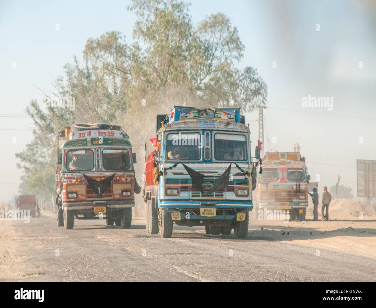 Truck carrying heavy load hi-res stock photography and images - Alamy