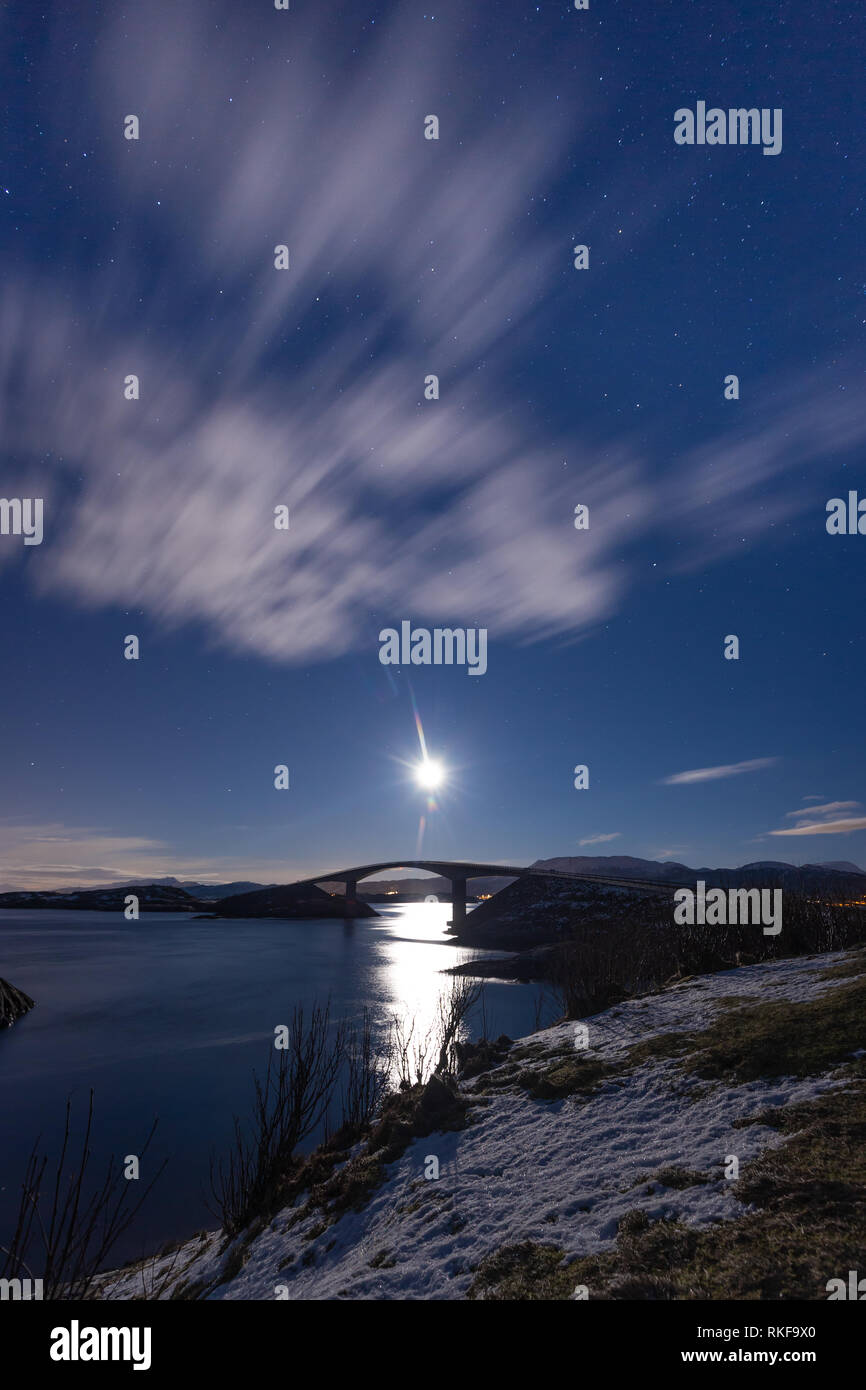 Night with the moon and view on the Atlantic Ocean Road ...