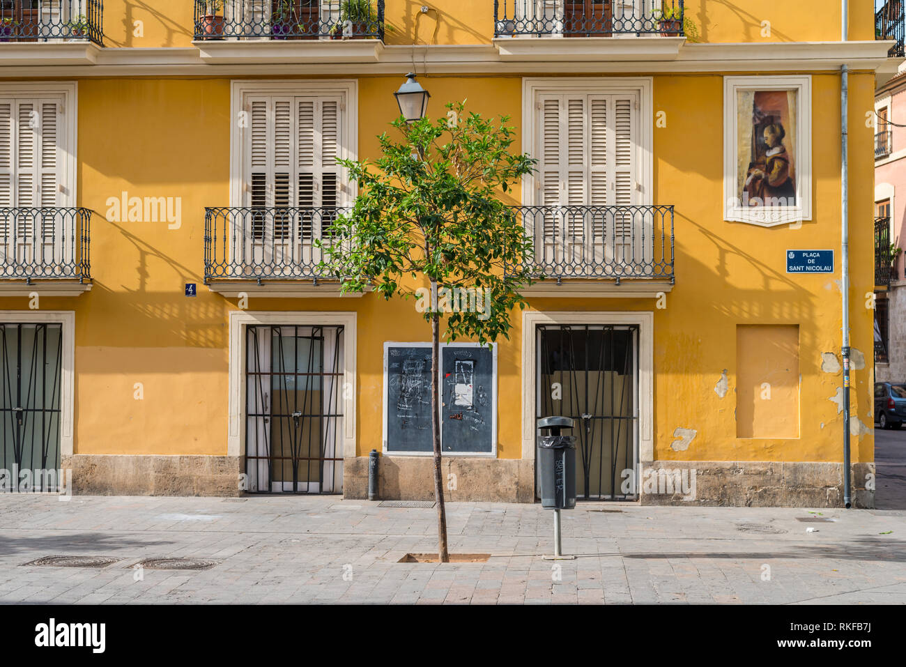 A brightly coloured building in the Old Town of Valencia, Spain Stock ...