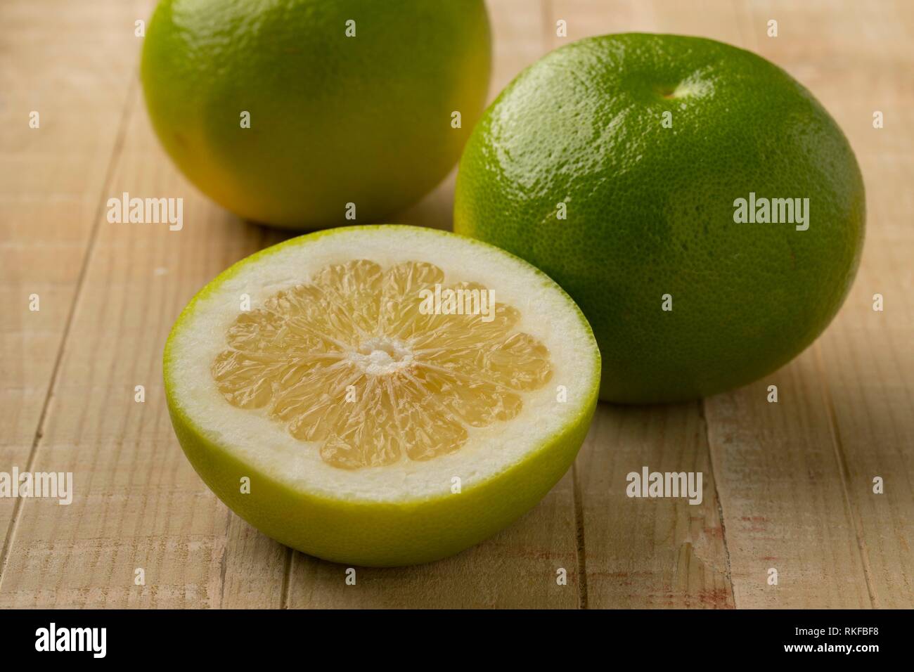 Oro blanco hi-res stock photography and images - Alamy