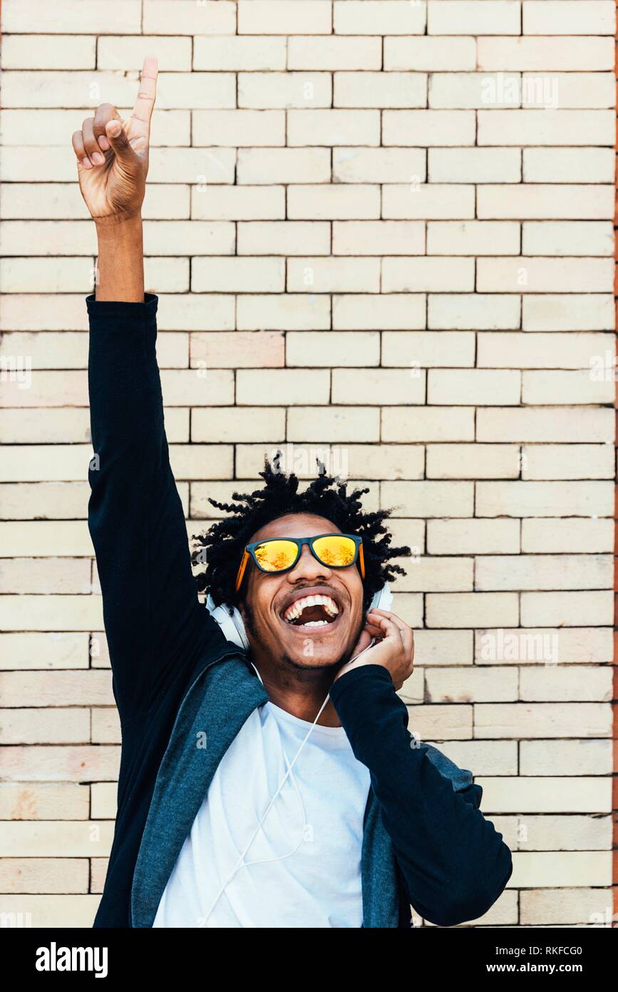 Afro music man hi-res stock photography and images - Alamy