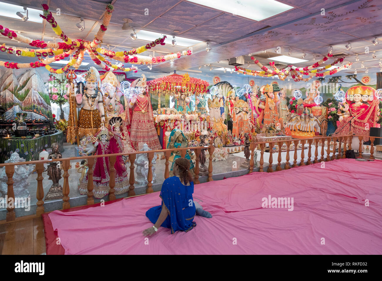 Hindu devotee prayers hi-res stock photography and images - Alamy
