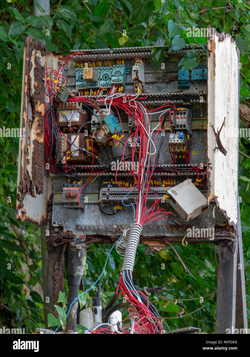 Junction box wiring hi-res stock photography and images - Alamy